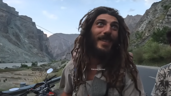 Barefoot Axel Pons “not aware” of viral video, “did not want” fame ...
