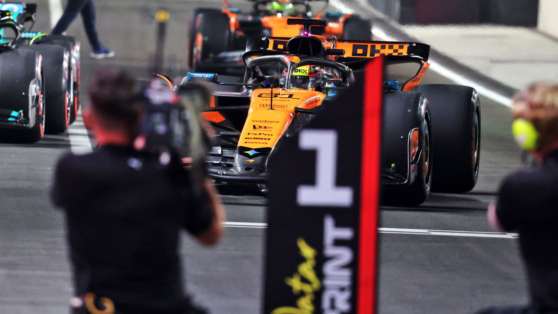 Starting grid for F1 Qatar Grand Prix sprint: Hamilton goes from pit ...