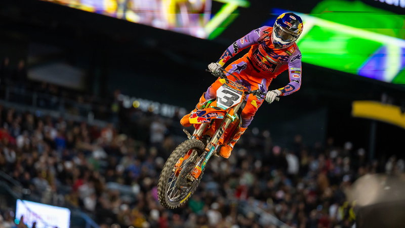 Eli Tomac wins 2026 AMA Supercross opener, huge crash takes out two ...