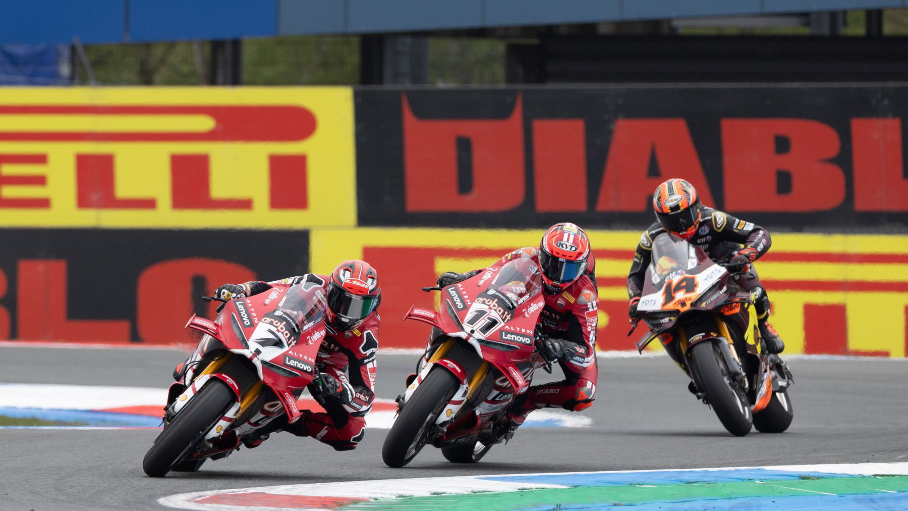 Sam Lowes: “I’m the only one battling” WorldSBK’s dominant duo | Crash.net