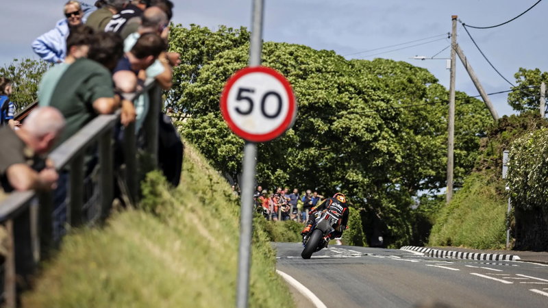 2026 Isle of Man TT: Rider hospitalised after incident in Senior TT ...
