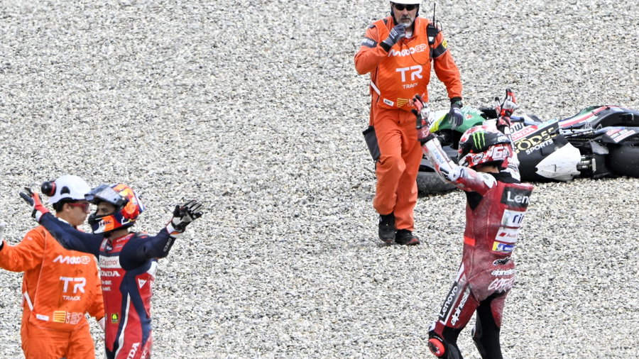 Catalunya MotoGP stopped twice: Massive Pedro Acosta, Alex Marquez ...