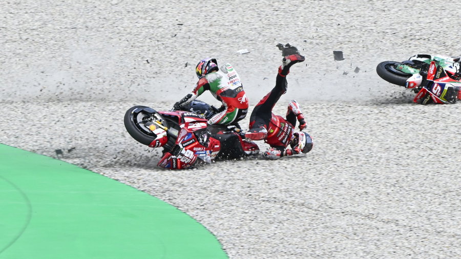 Johann Zarco explains surgery delay after “scary” MotoGP crash | Crash.net