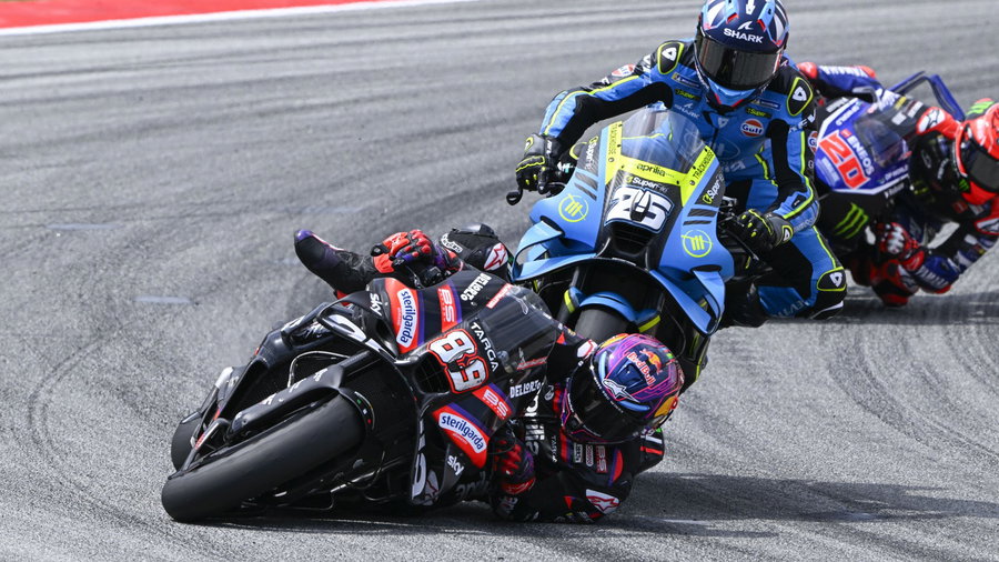 ‘Unnecessary risk’: Does Aprilia need factory orders after ...