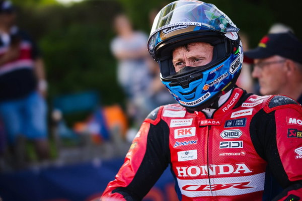 Dean Harrison dominates Superbike race at 2026 Isle of Man TT | Crash.net
