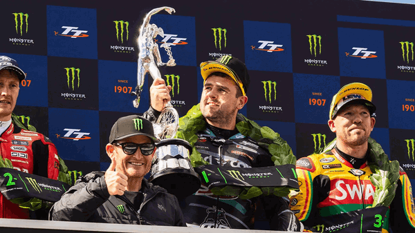 Michael Dunlop “comfortable” in Isle of Man TT Supersport: “Great to ...