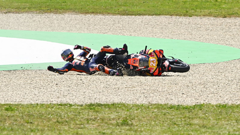 ‘It’s not possible’- Persistent KTM “disaster” plagues one rider at ...