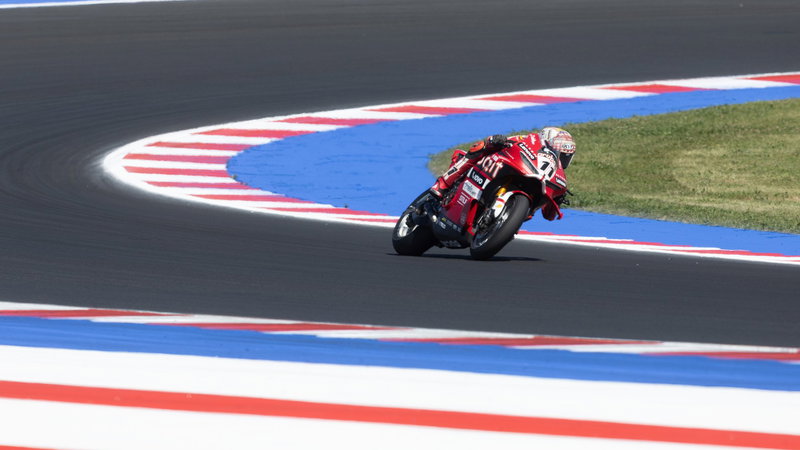 2026 Misano WorldSBK Results, Superpole Race: Bulega fends off Lecuona ...